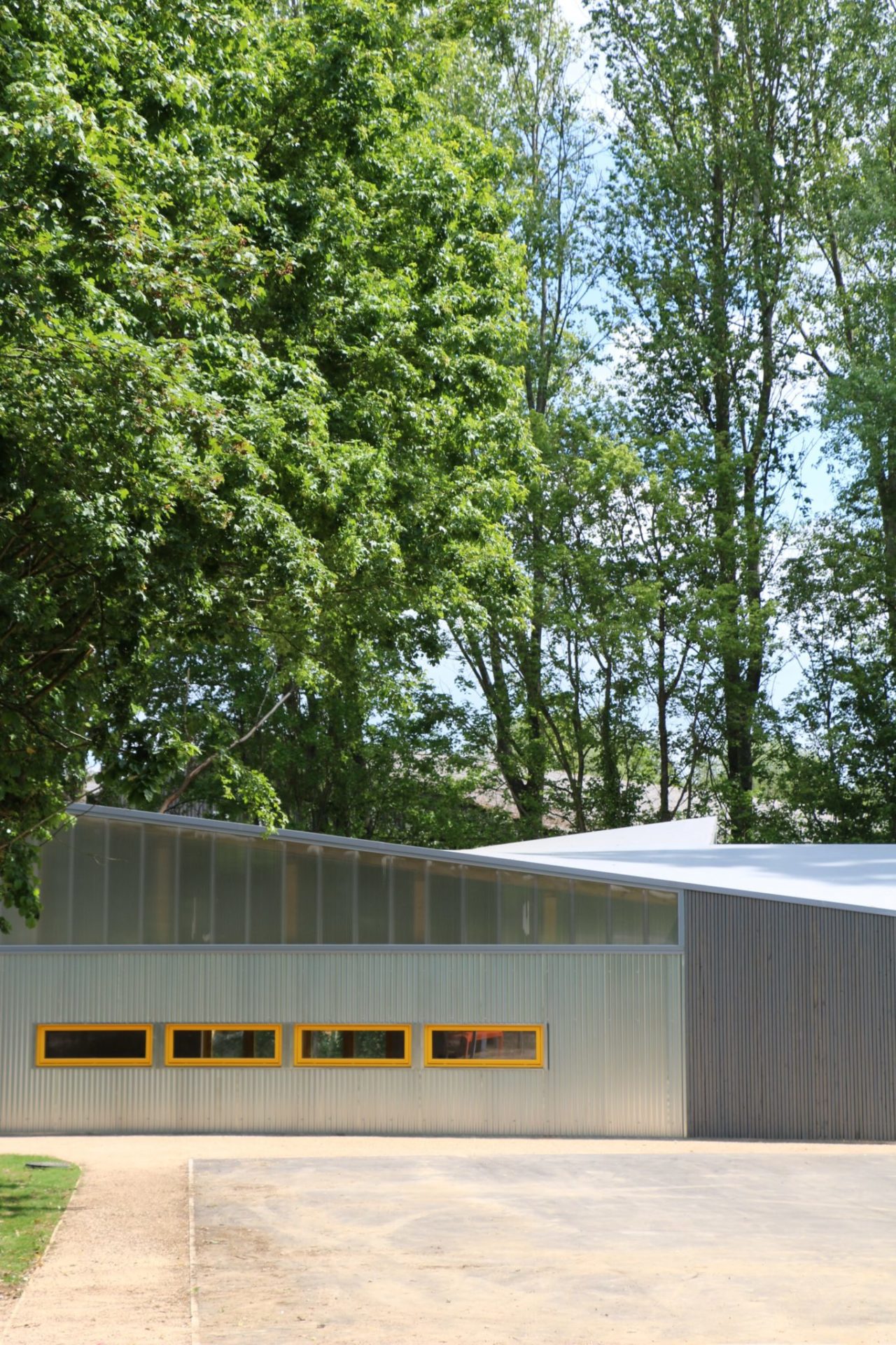 Venue on the Green, a hypar timber shell roof - Oasys